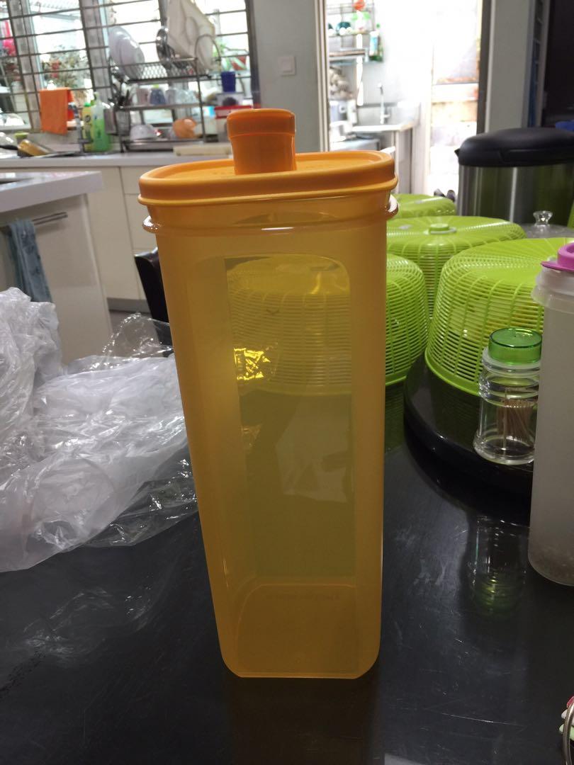 Tupperware fridge water bottle yellow 2L (1) limited, TV & Home ...