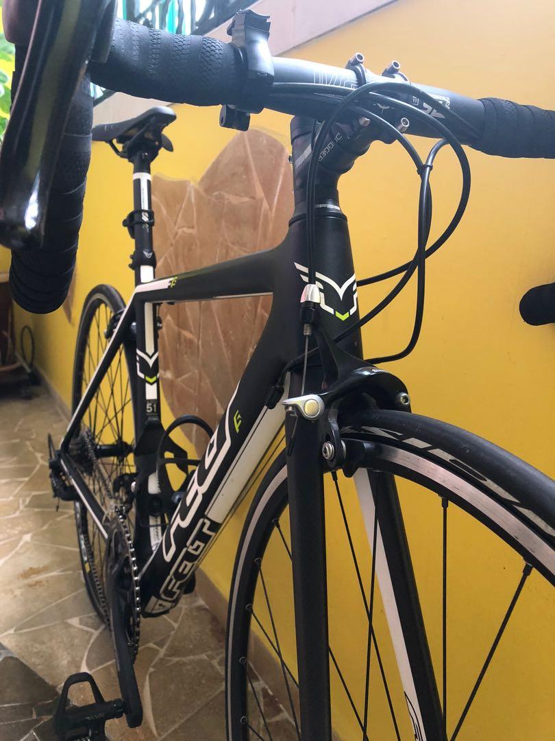 Felt F5 full carbon roadbike, Sports Equipment, Bicycles & Parts, Bicycles on Carousell