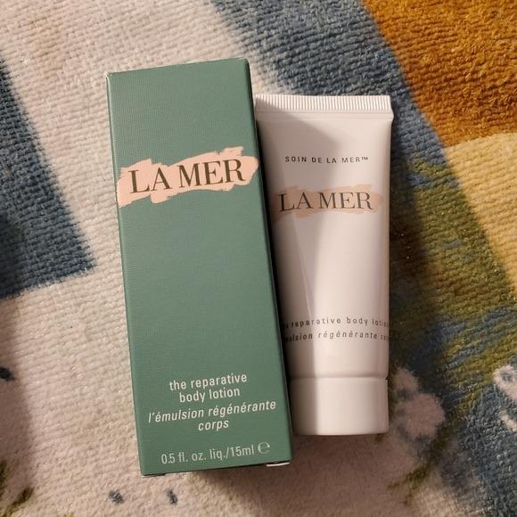 LA MER The Reparative Body Lotion 15ml, Beauty & Personal Care, Bath ...