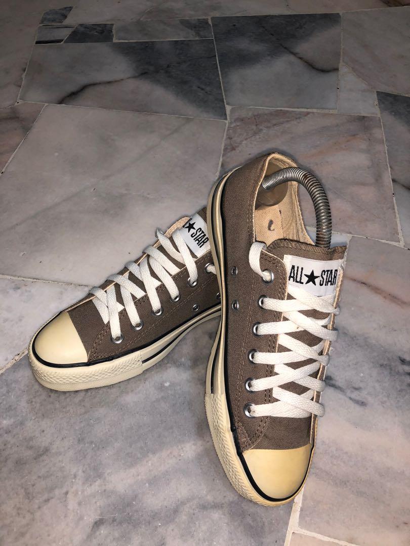 Original Converse, Women's Fashion, Footwear, Sneakers on Carousell