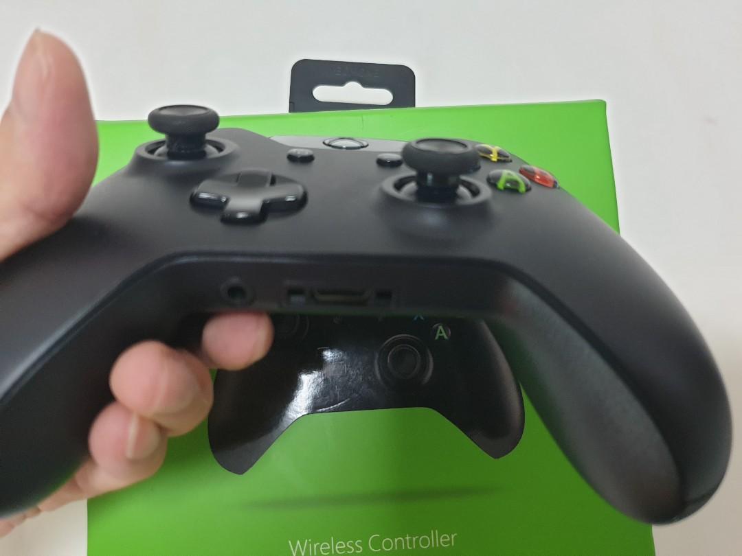 Used Xbox One Controller (with box), Video Gaming, Gaming Accessories ...