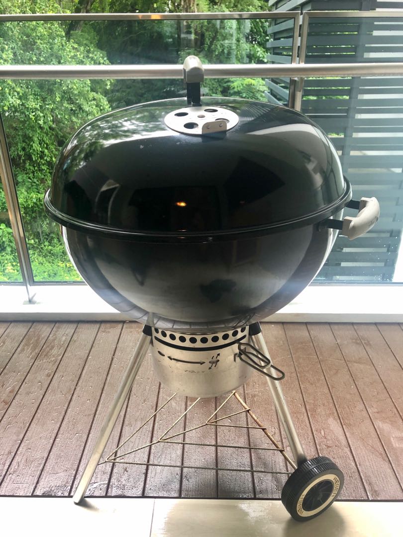 Weber Grill 57 cm diameter, Home Appliances, Kitchenware on Carousell