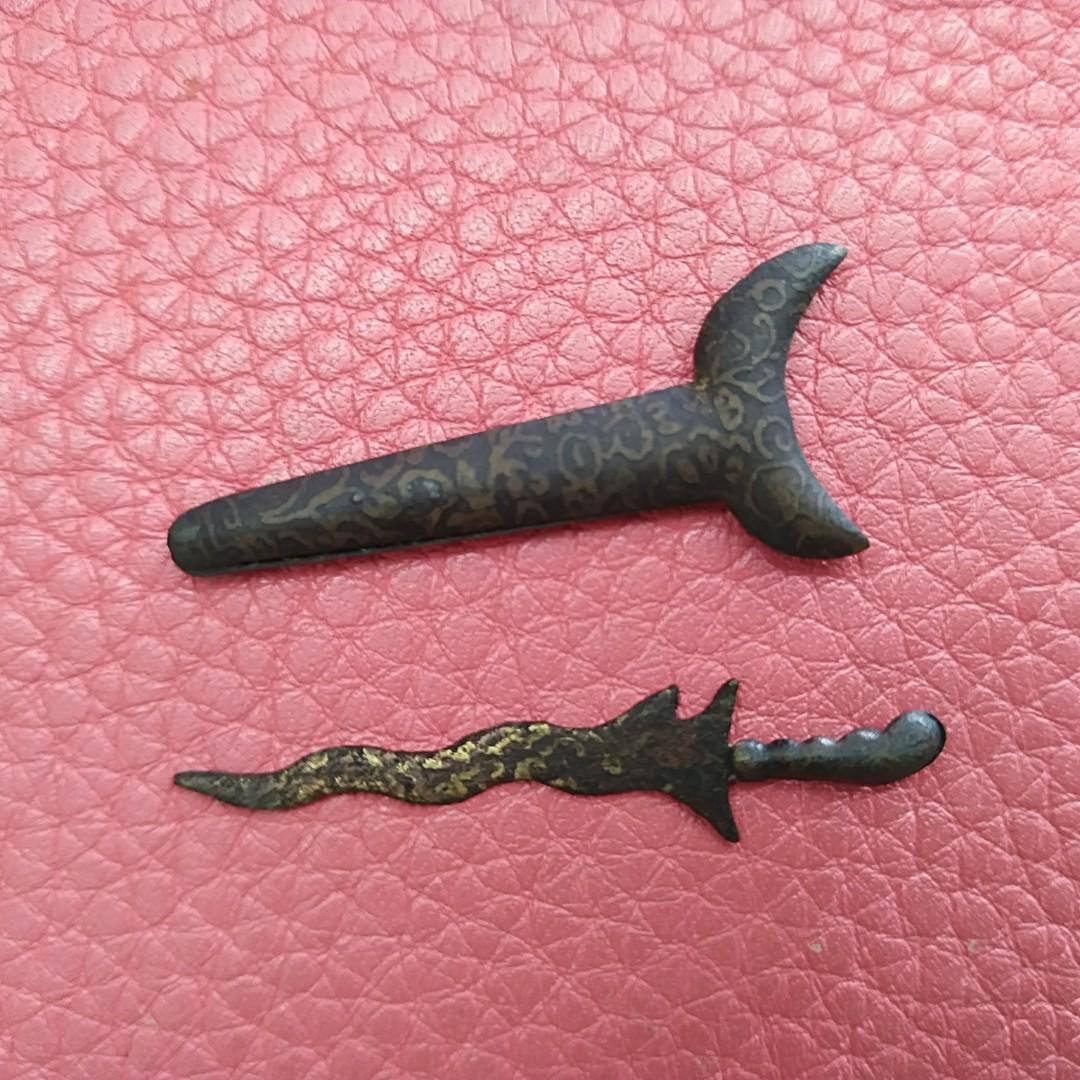 Antique tembaga Keris kecil, Furniture & Home Living, Home Decor, Vases ...