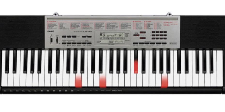 Casio LK 240, Hobbies & Toys, Music & Media, Musical Instruments on ...