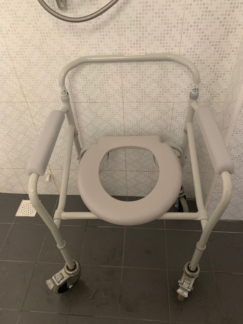 Commode Chair, Health & Nutrition, Assistive & Rehabilatory Aids, Other ...