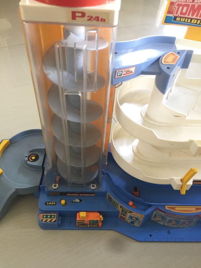 Tomica Garage, Hobbies & Toys, Toys & Games on Carousell
