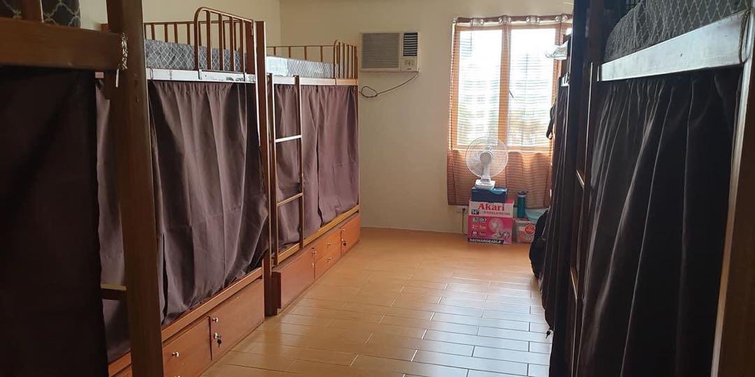 Female Bedspacer - The Woodridge (Mckinley Taguig BGC), Property ...