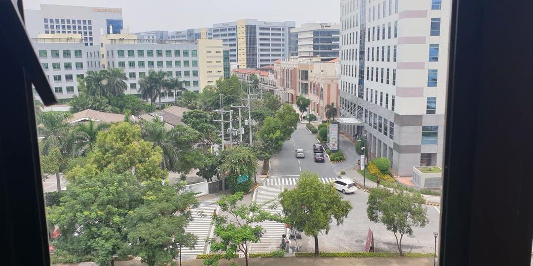 Female Bedspacer - The Woodridge (Mckinley Taguig BGC), Property ...