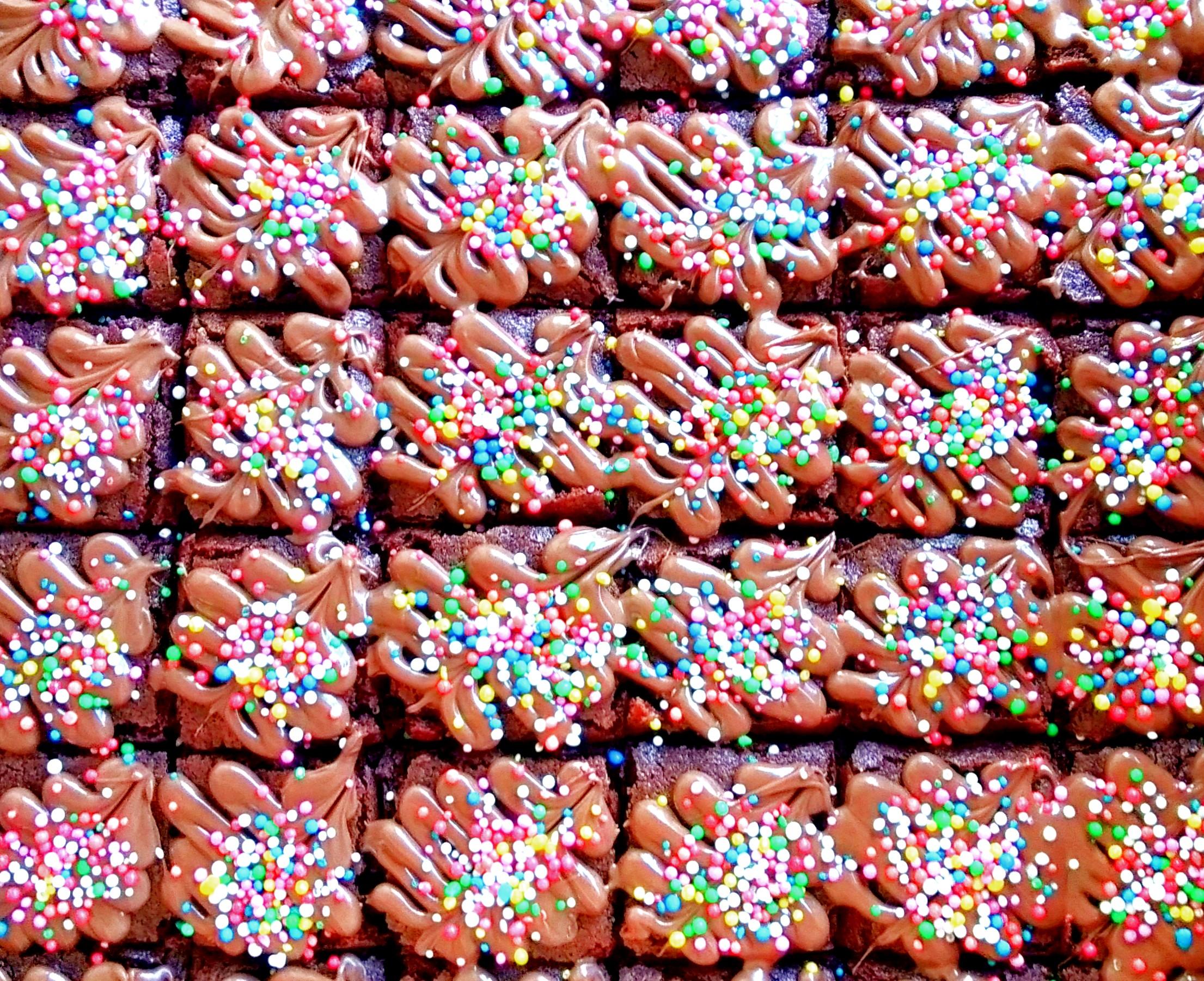 HALAL FUDGY BROWNIES, Food & Drinks, Homemade Bakes on Carousell