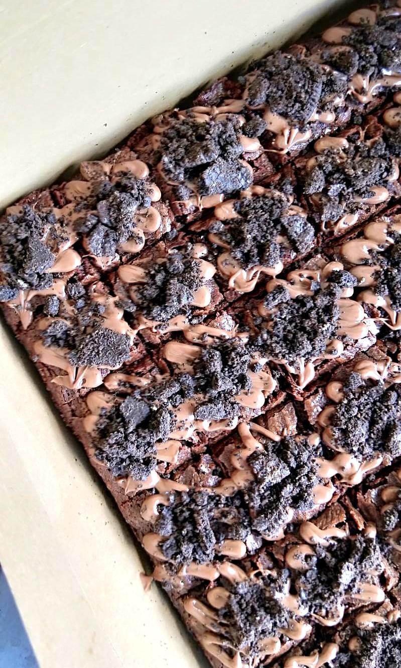 HALAL FUDGY BROWNIES, Food & Drinks, Homemade Bakes on Carousell