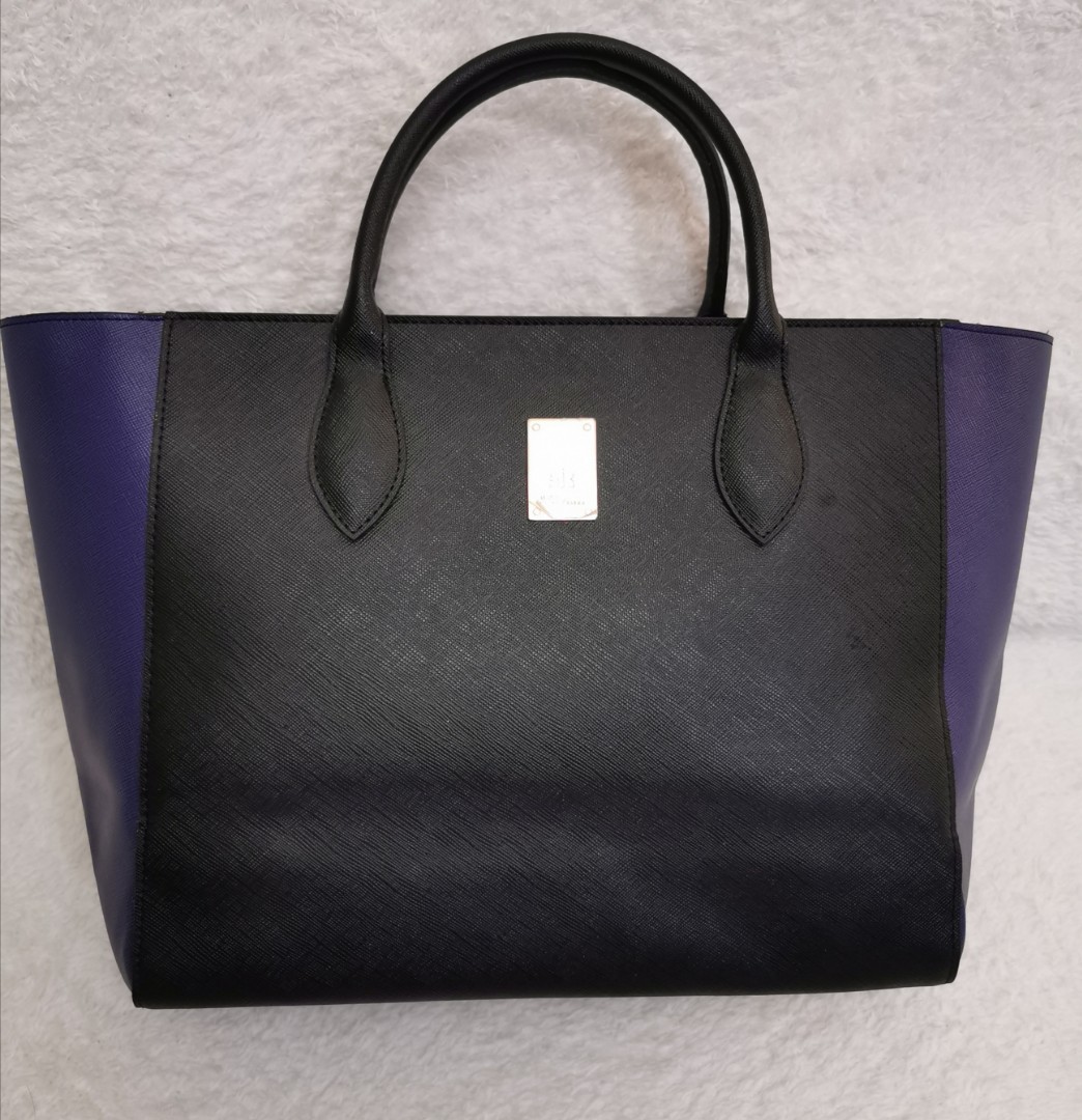 Saera Studio 9 Two Way Bag, Women's Fashion, Bags & Wallets, Beach Bags ...
