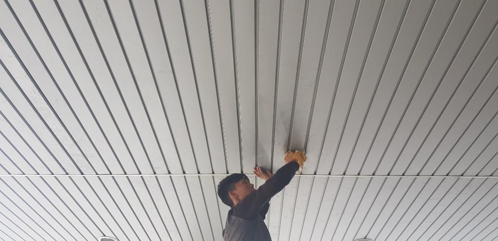 SILING BESI ALUMINIUM l strip ceiling, Services, Others on Carousell