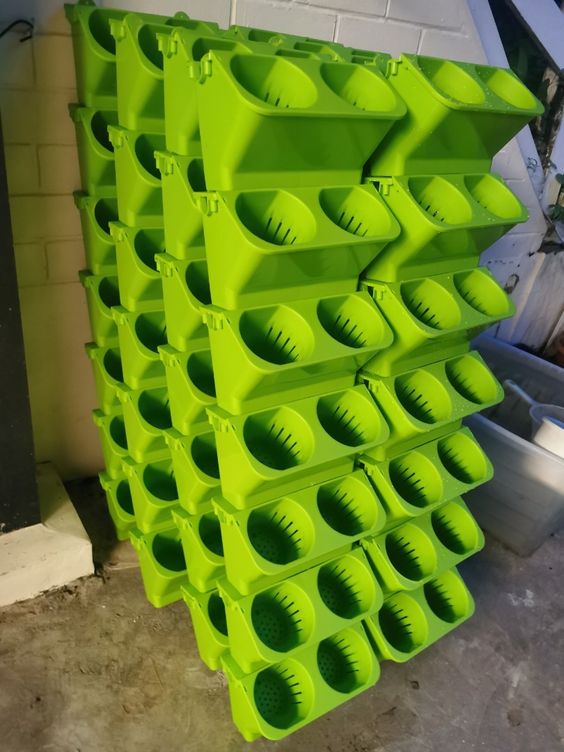 Vertical plant pot wall system for plants and diy hydrophonics ...