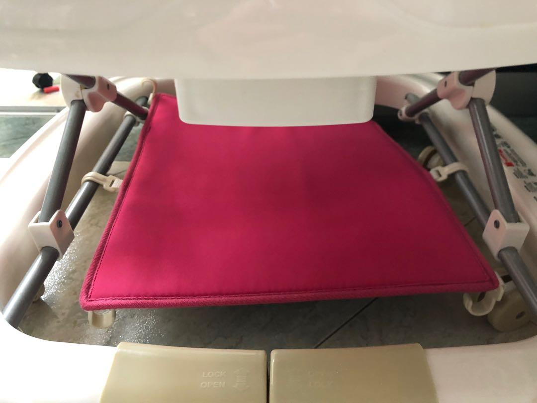 Farlin baby walker and rocker, Babies & Kids, Infant Playtime on Carousell