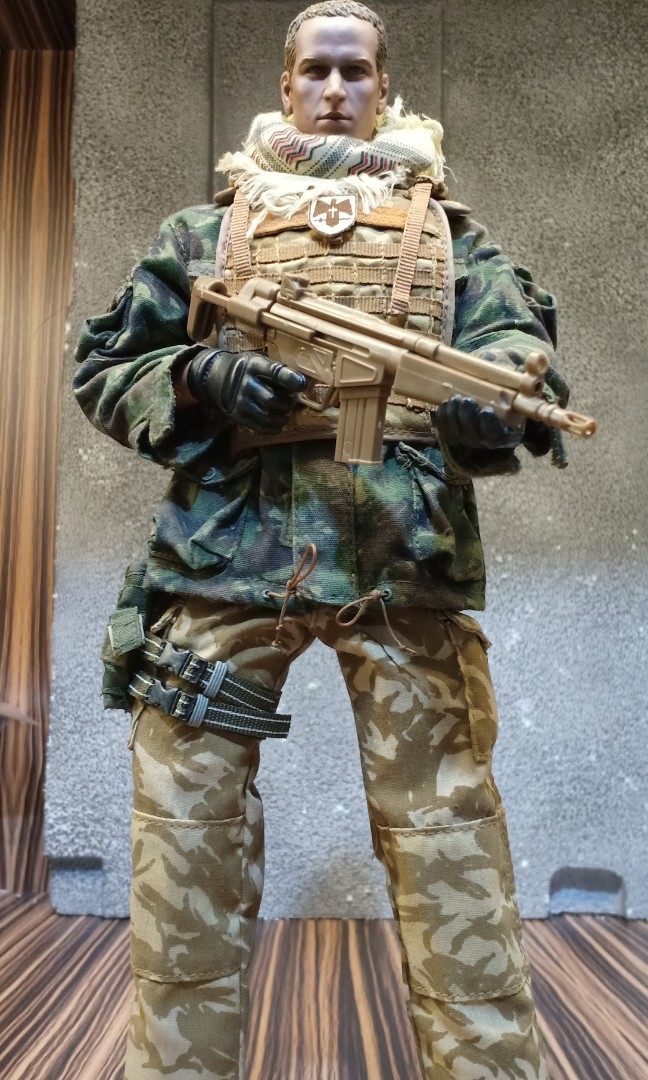 Hot toys British Tank Commander 1:6 scale, Hobbies & Toys, Toys & Games ...