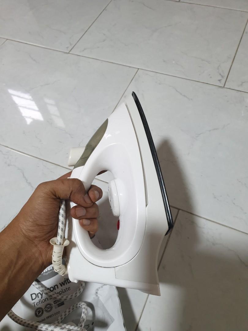 PowerPac dry iron with Spray., TV & Home Appliances, Irons & Steamers ...