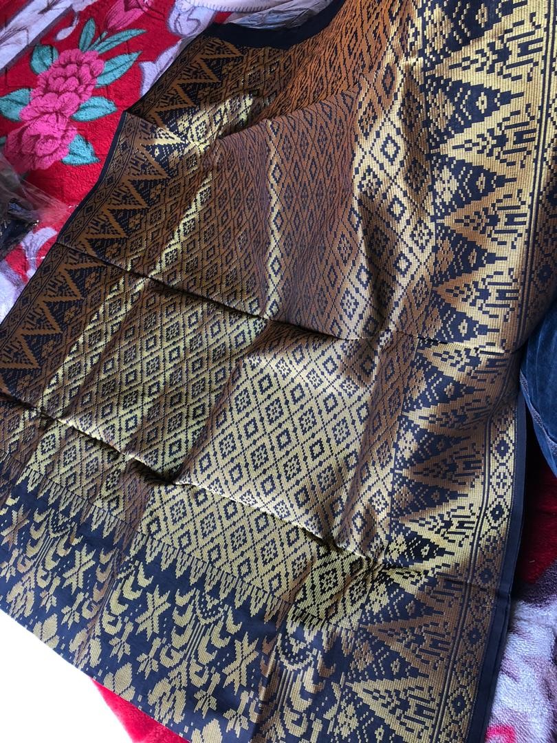 Sampin Songket Benang Emas 470 Mens Fashion Muslim Wear Baju Melayu On Carousell