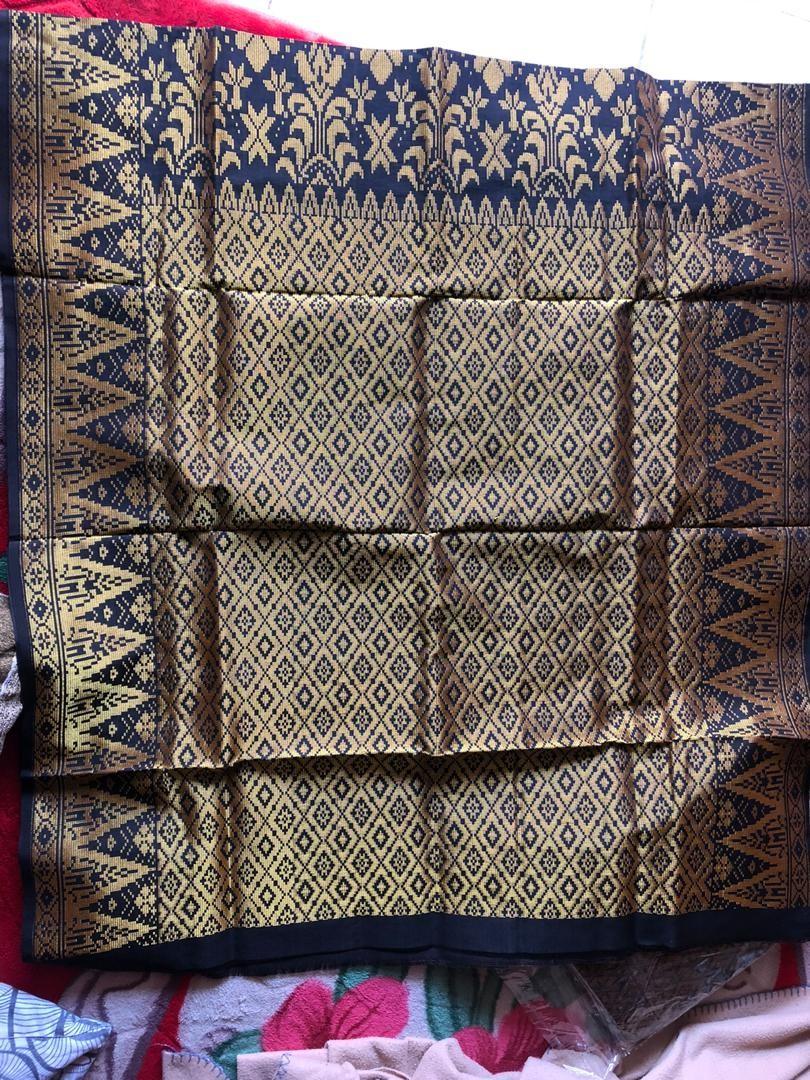 Sampin Songket Benang Emas 470, Men's Fashion, Muslim Wear, Baju Melayu ...