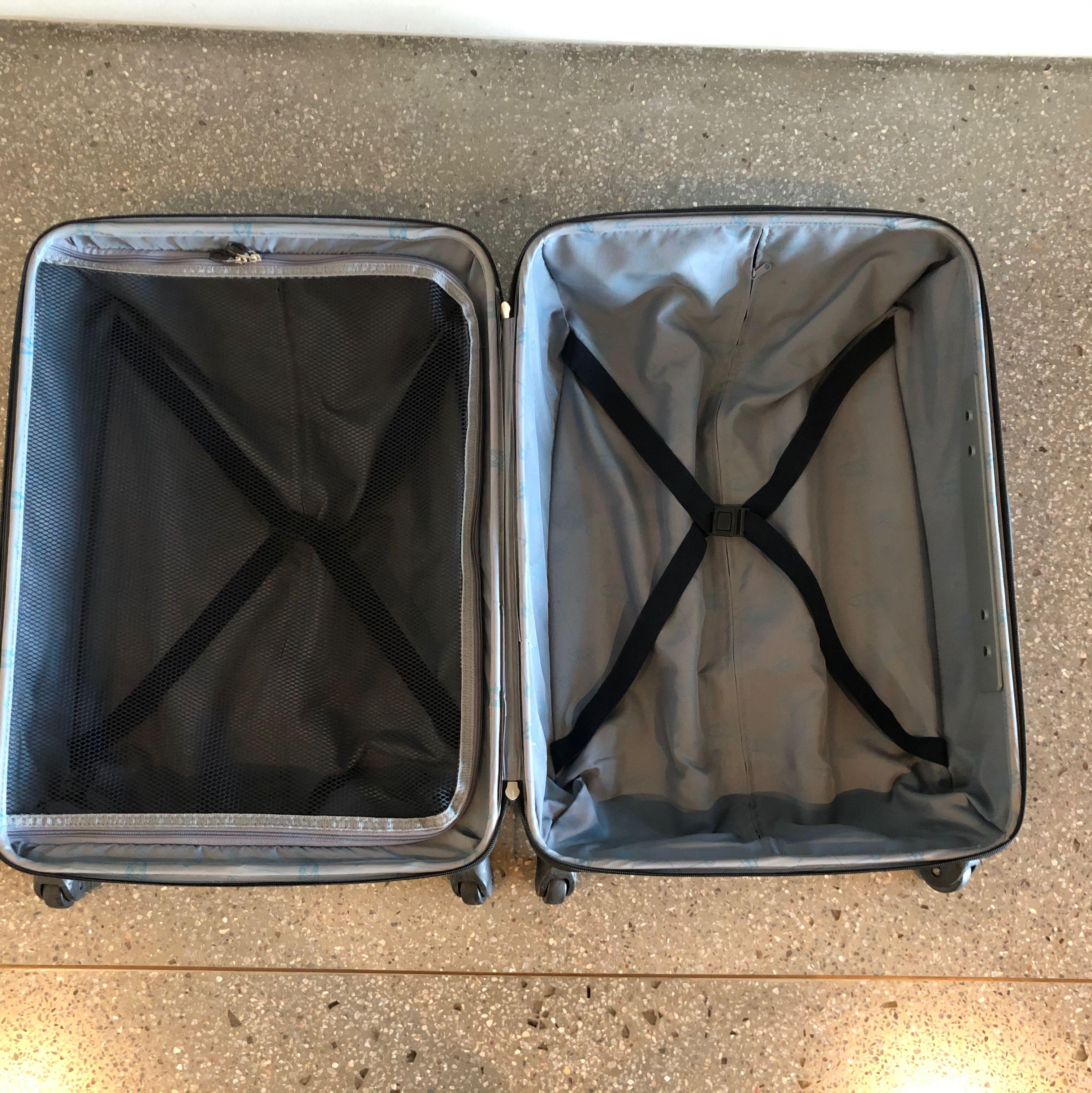 Samsonite Soft side Spinner, Hobbies & Toys, Travel, Luggage on Carousell