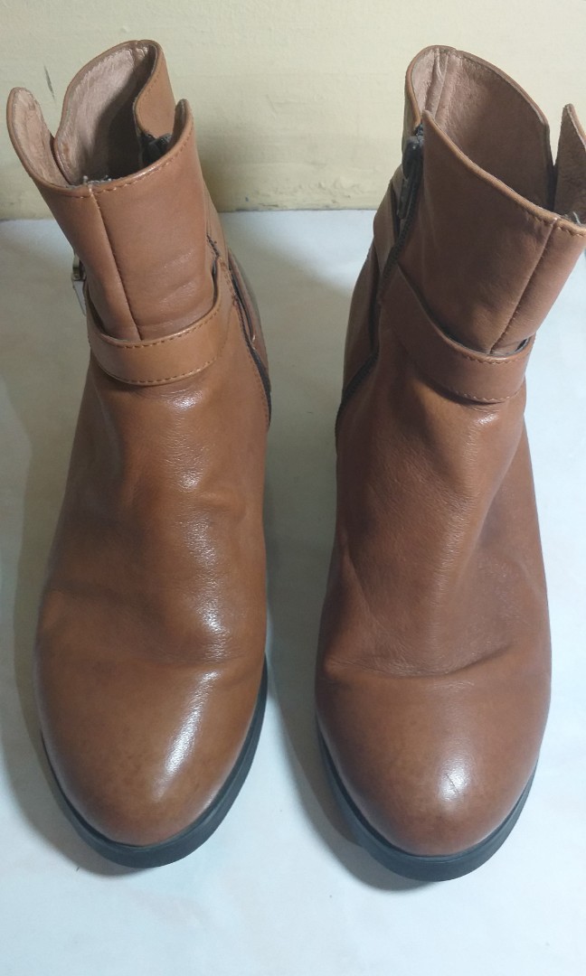 Women's leather booths, Women's Fashion, Footwear, Boots on Carousell