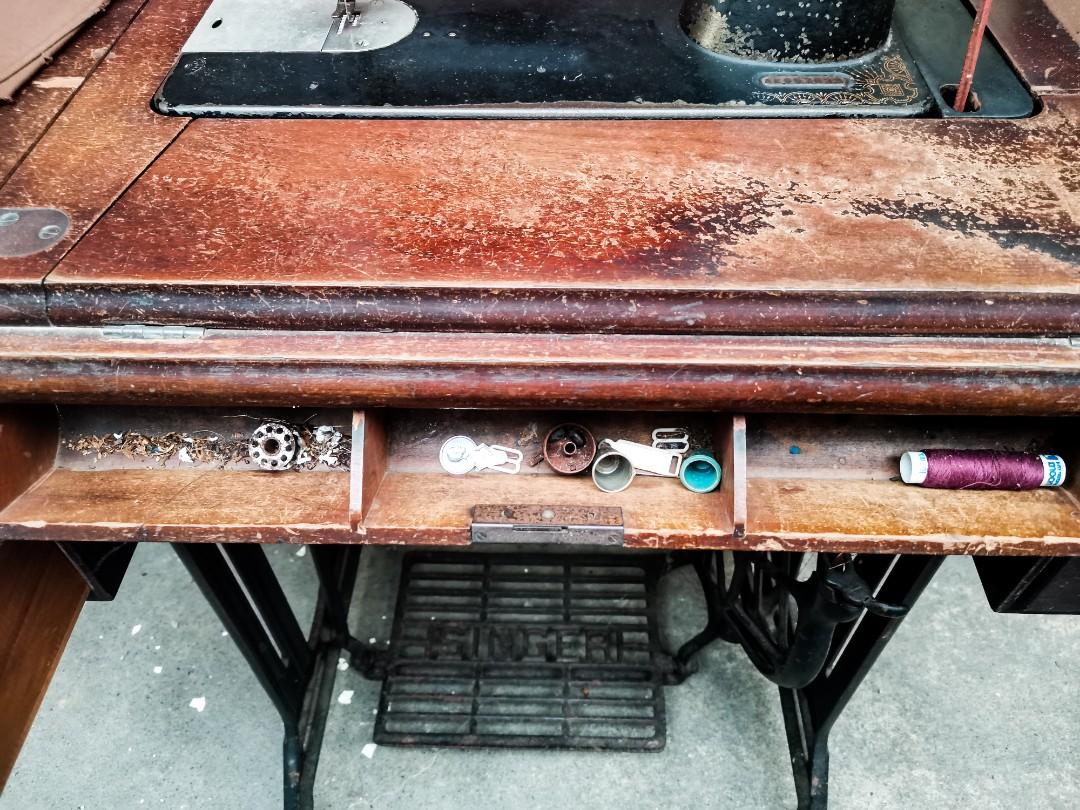 Antique 1937 Singer Sewing Machine, Furniture & Home Living, Furniture ...
