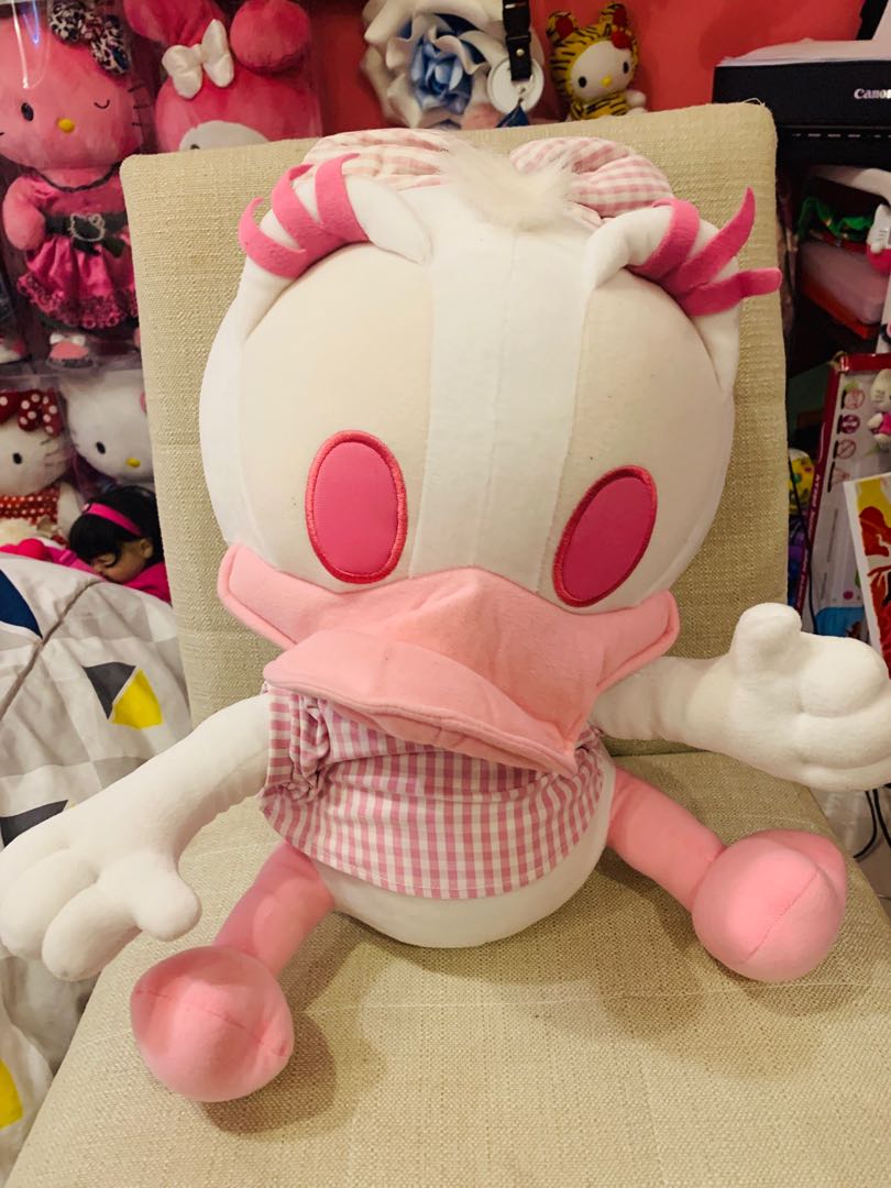 Daisy Duck (Disney Store Original), Hobbies & Toys, Toys & Games on ...