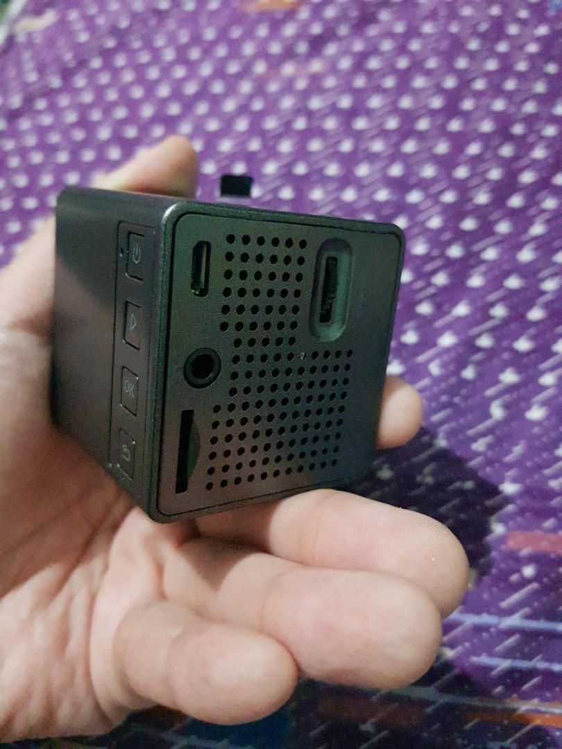 DLP Texas Instruments 1.8" Cube Mini Projector Mobile Cinema ...