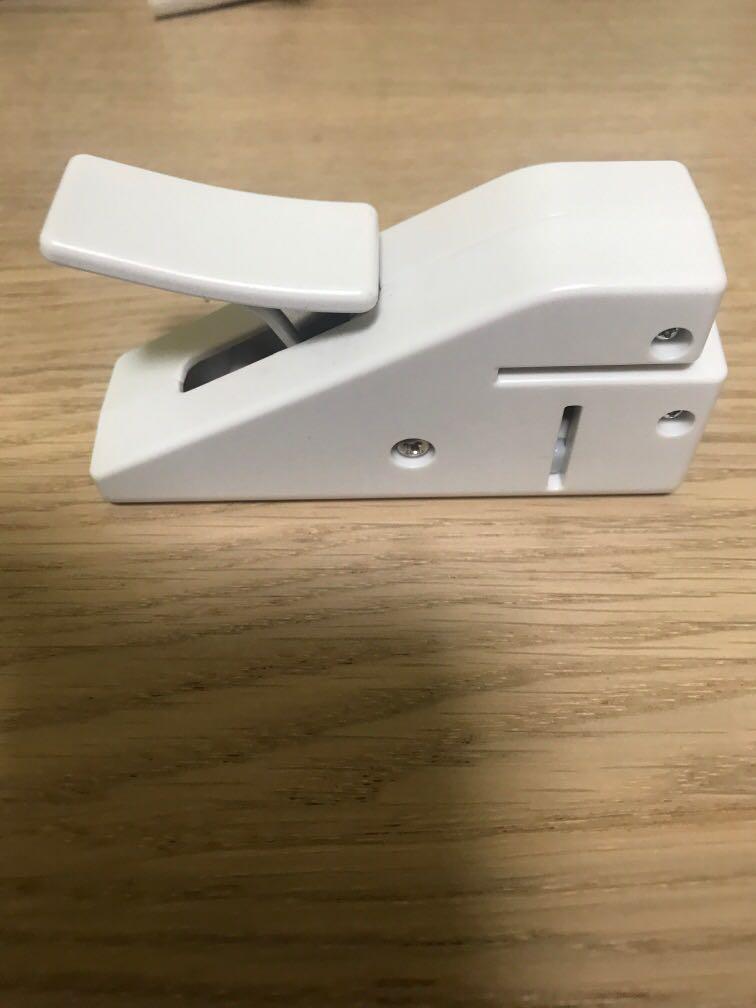 Muji Staple Free Stapler, Hobbies & Toys, Stationery & Craft, Other ...