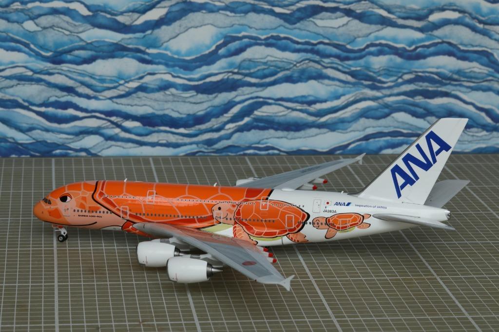 Phoenix ANA A380 Flying Honu - Ka La JA383A 全日空 飛機模型 1:400, 興趣及遊戲, 收藏品及紀念品, 明星周邊 - Carousell
