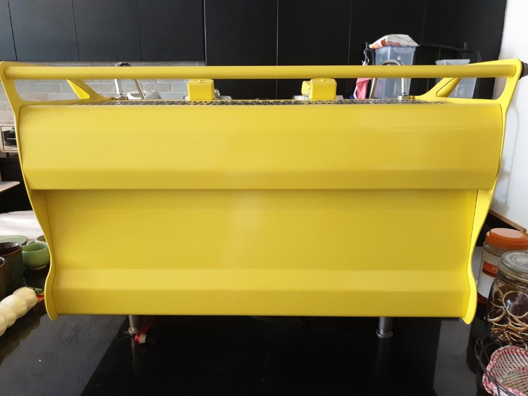 Synesso cyncra coffee machine, Everything Else on Carousell