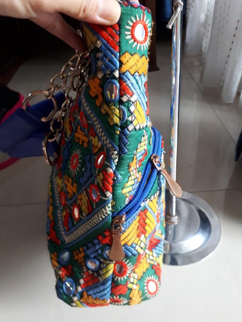 Tas Unik, Fesyen Wanita, Tas & Dompet di Carousell