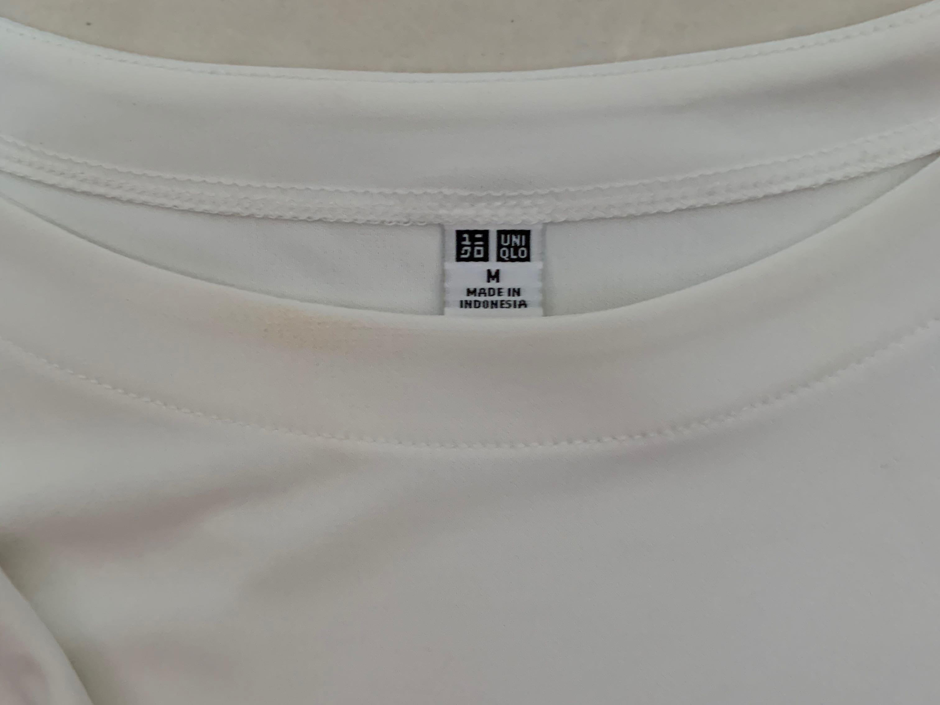 White uniqlo top, Women's Fashion, Tops, Sleeveless on Carousell