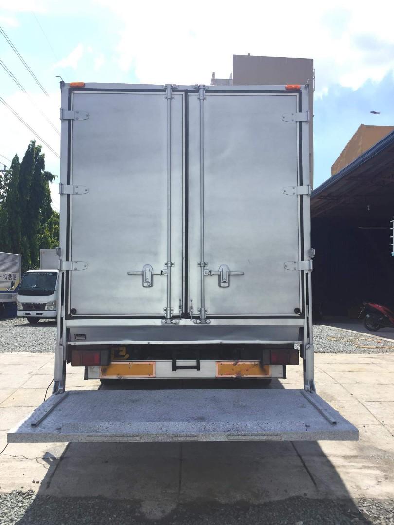 2019 Isuzu 15ft Closed Van w/ LIFTER 6 studs MOLYE, Special Vehicles ...