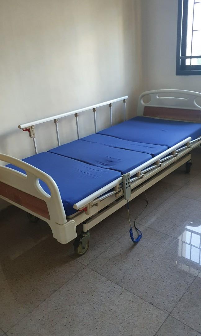 Lifeline 3 crank Auto Hospital Bed, Health & Nutrition, Assistive ...