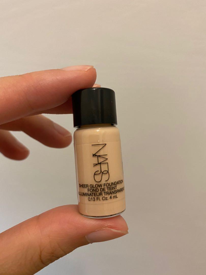 Nars Sheer Glow Foundation 4ml Mont Blanc Light 2 美容&化妝品 健康及美容 皮膚護理