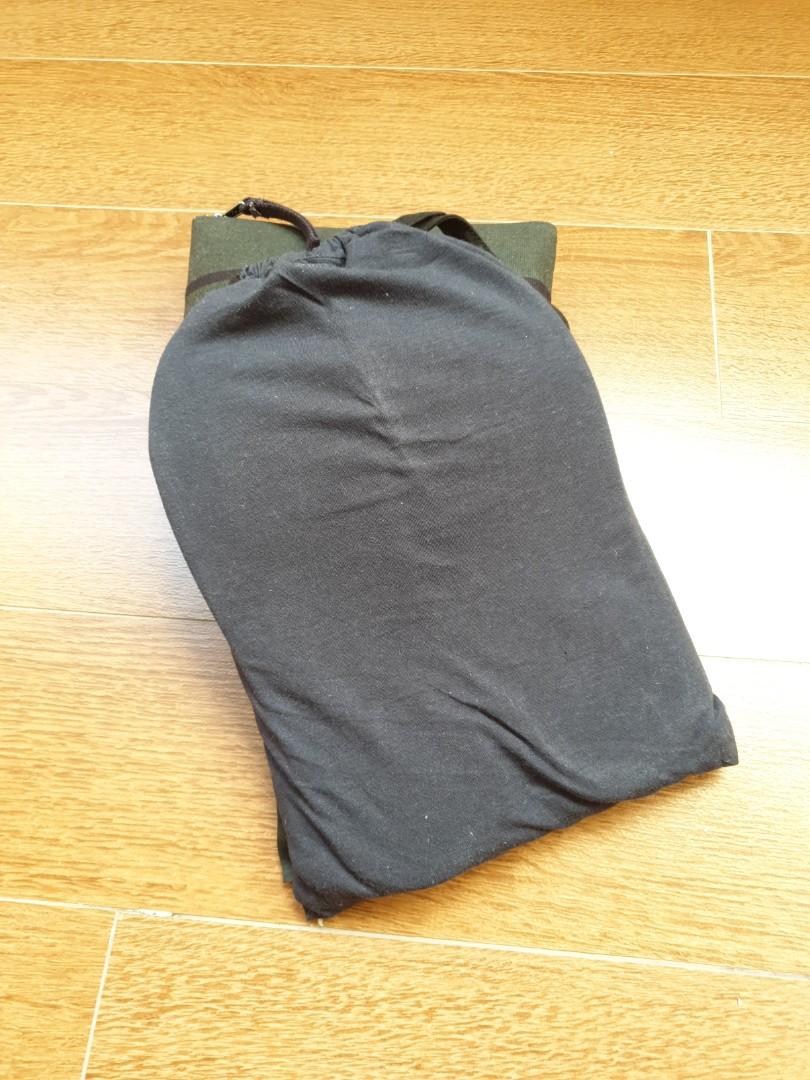 Qantas First Class Martin Grant Pyjama, Luxury, Accessories on Carousell