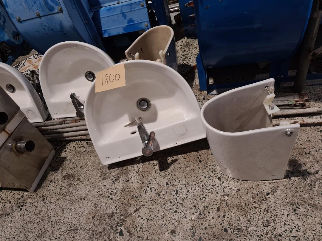 Urinal, Sink, Tissue Dispenser, Furniture & Home Living, Bathroom ...