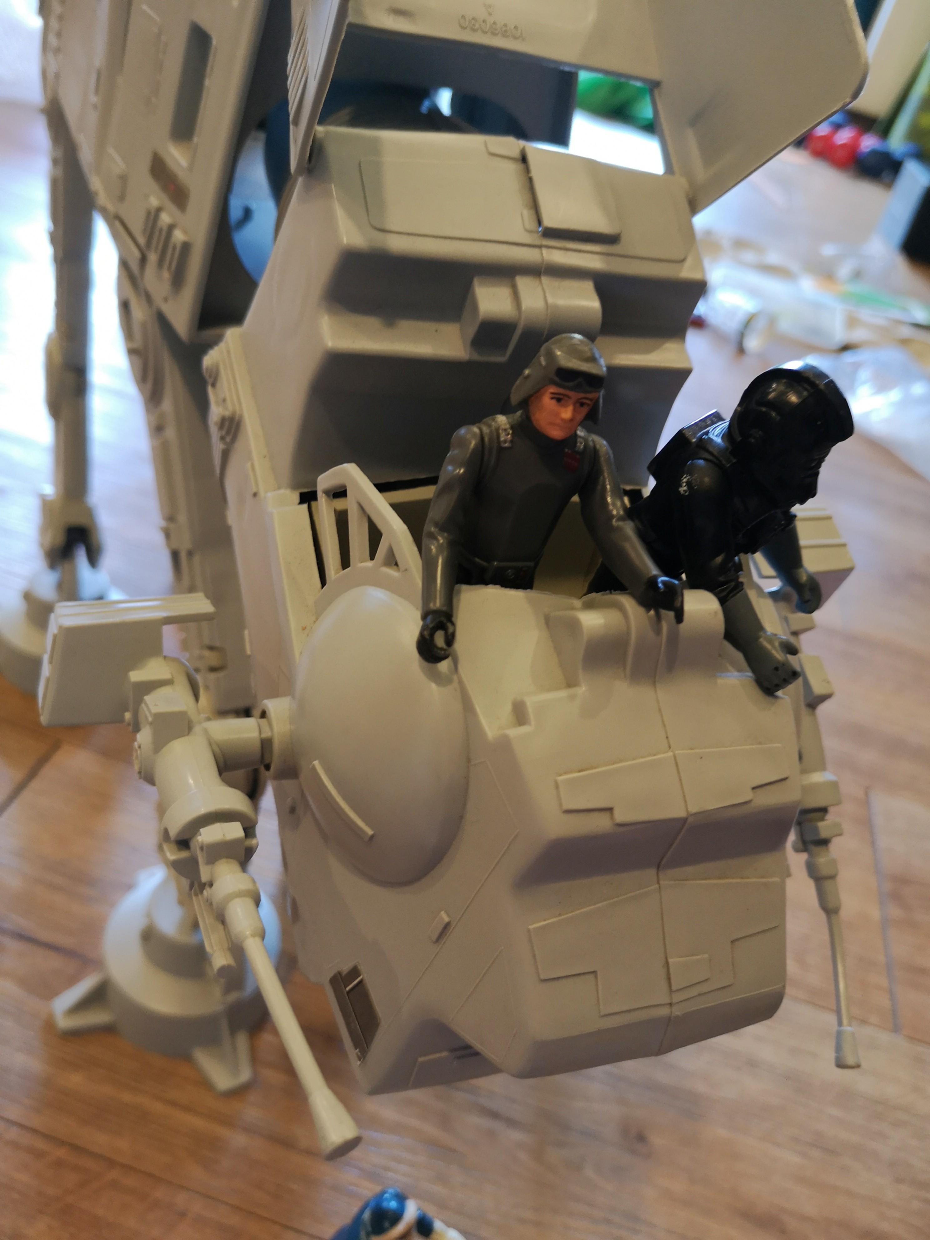Vintage 1981 Kenner Star Wars AT-AT ATAT All Terrain Armoured Transport ...