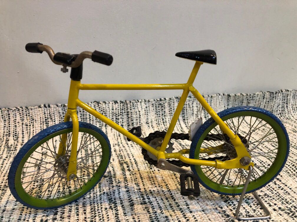 Vintage Mini Bicycle Collectible / Basikal Mini, Hobbies & Toys ...