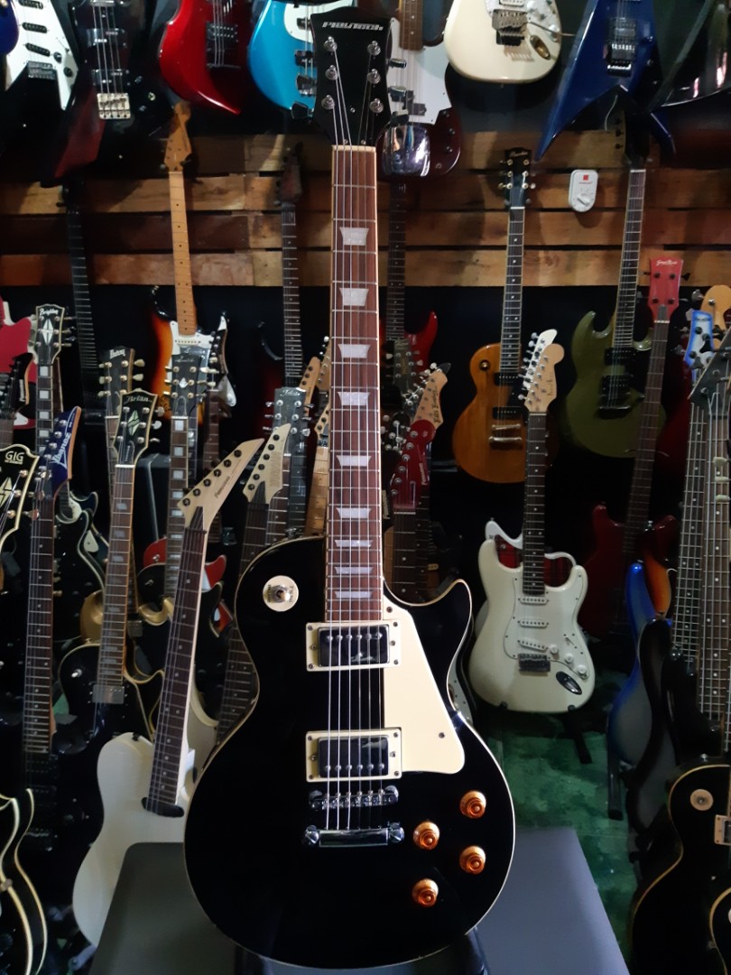 Playtech lespaul guitar, Hobbies & Toys, Music & Media, CDs & DVDs on ...