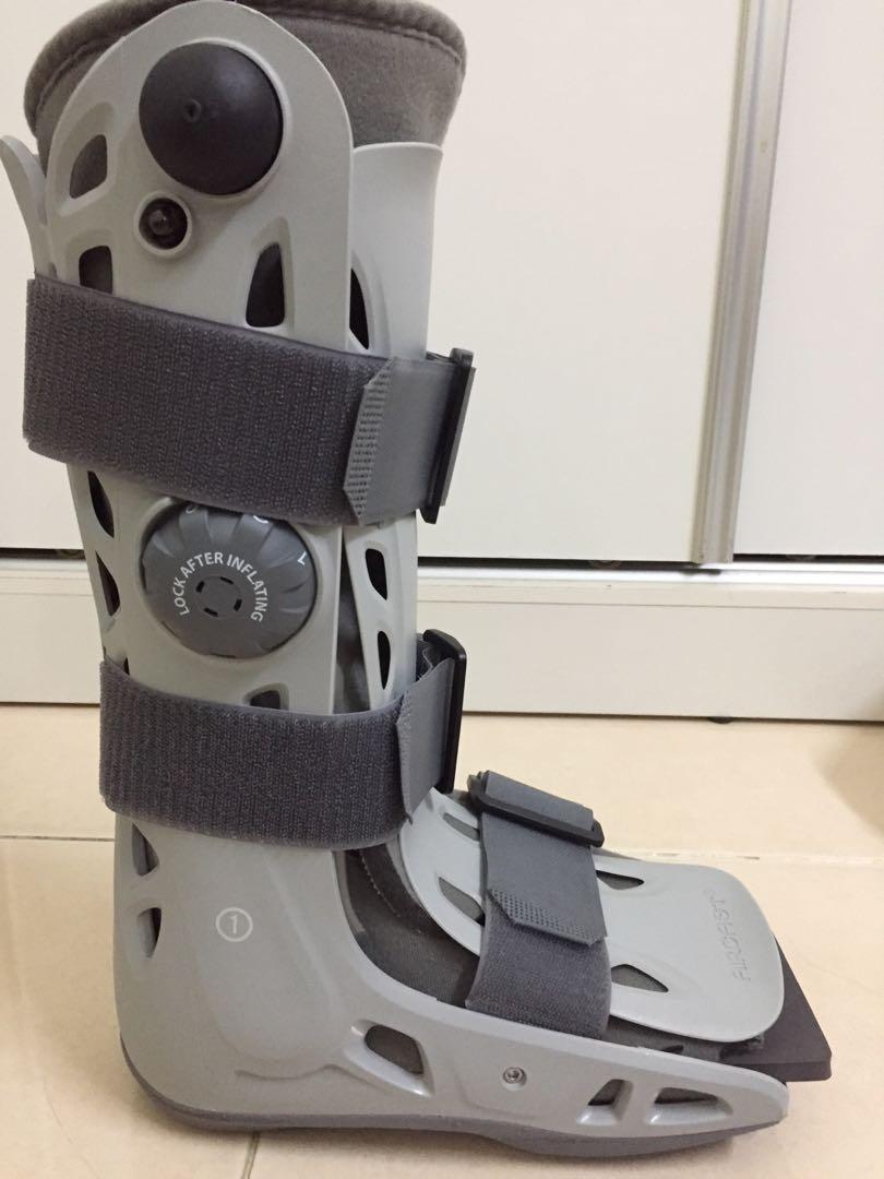 Air cast Boots, Beauty & Personal Care, Fragrance & Deodorants on Carousell