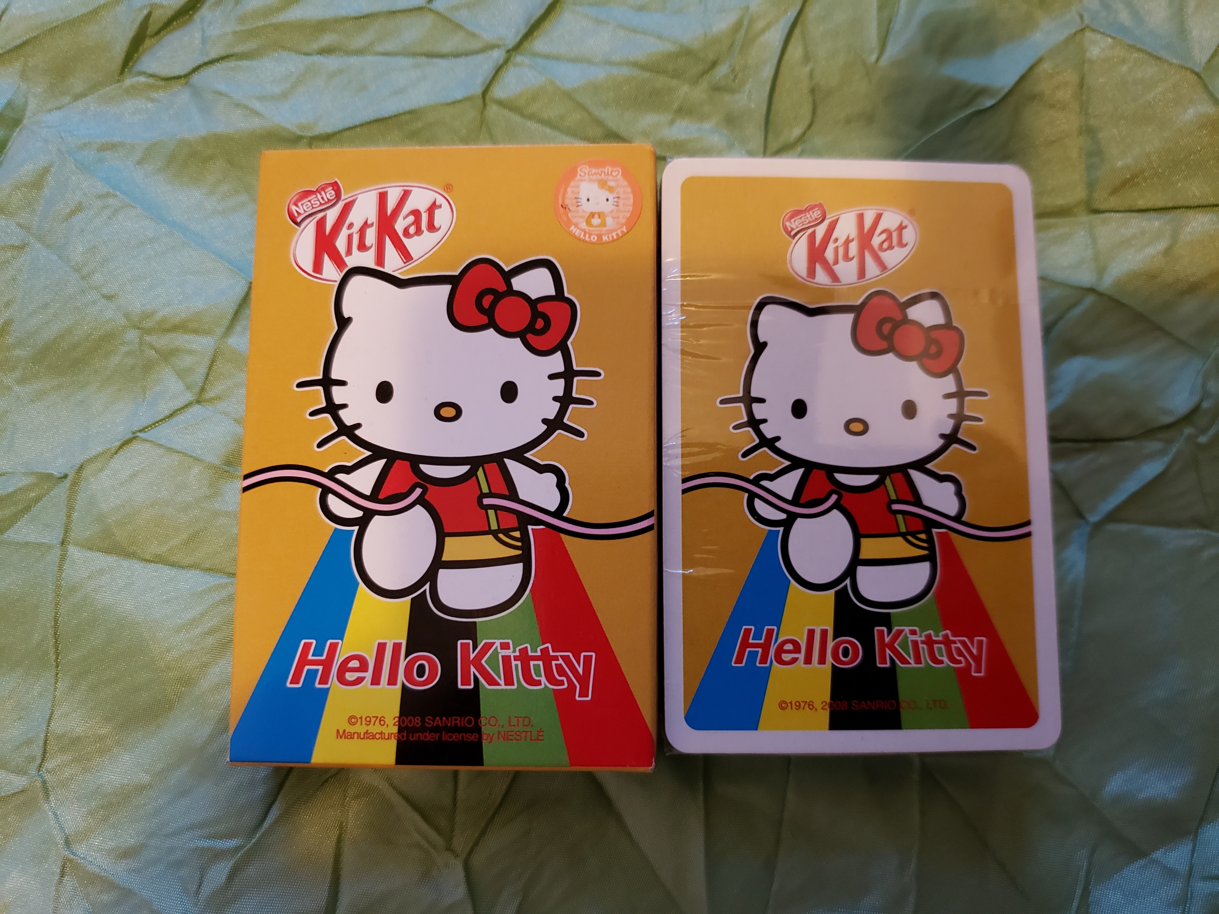 Hello Kitty x KitKat 啤牌, 古董收藏, 其他 - Carousell