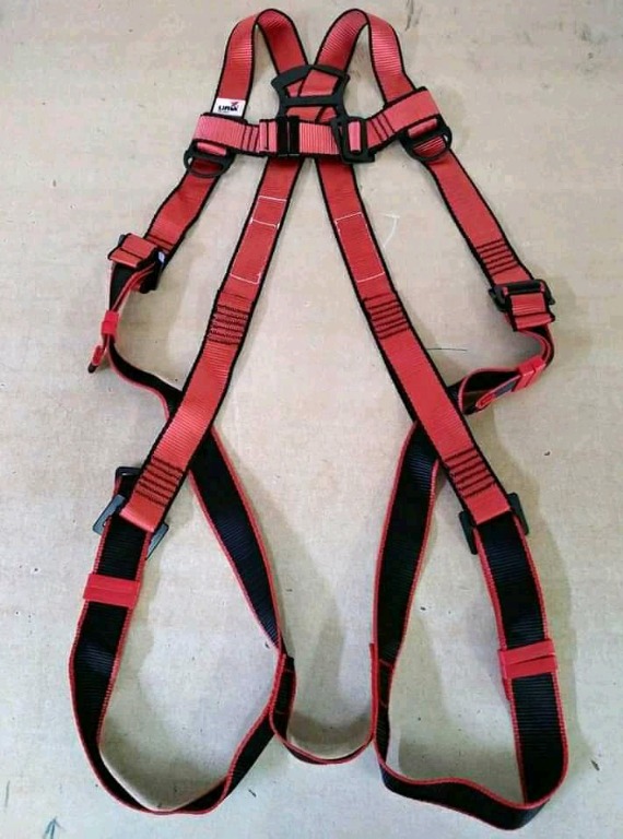 Original LIFTEK FULL BODY HARNESS, Commercial & Industrial ...