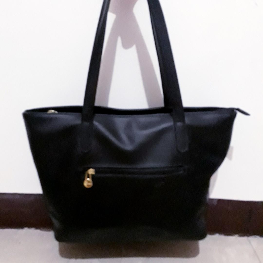 HOW R U Shoulder/Tote Bag Medium Size, Women's Fashion, Bags & Wallets ...