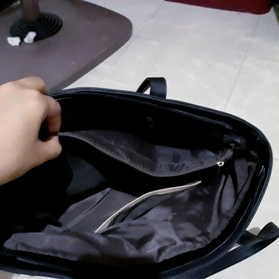 HOW R U Shoulder/Tote Bag Medium Size, Women's Fashion, Bags & Wallets ...