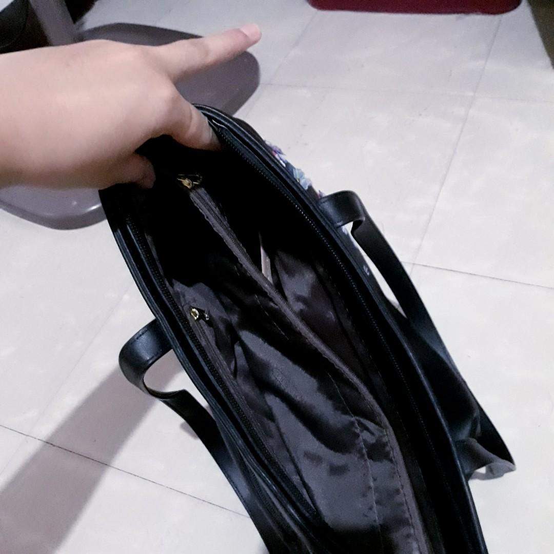 HOW R U Shoulder/Tote Bag Medium Size, Women's Fashion, Bags & Wallets ...