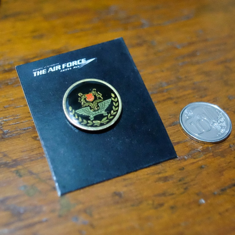 Miniature RSAF Crest Collectible Pin (Black Theme), Everything Else on ...