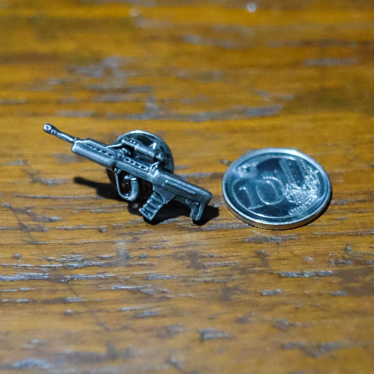 SAR-21 (Singapore Assault Rifle) Collectible Pin, Everything Else on ...