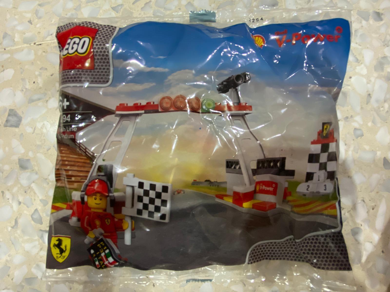 (Limited Edition) LEGO Set 40194 Finish Line & Podium (Shell V-Power ...