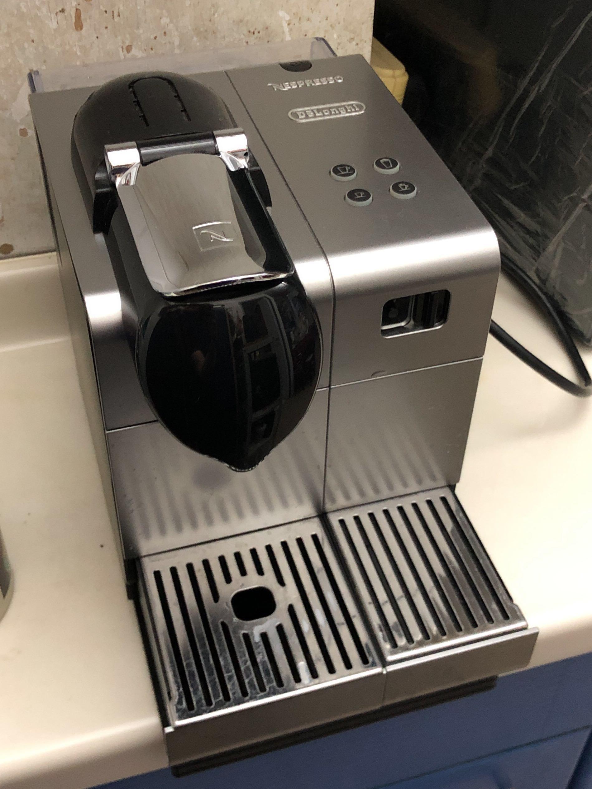 Nespresso Lattissima Touch (Silver), TV & Home Appliances, Kitchen ...